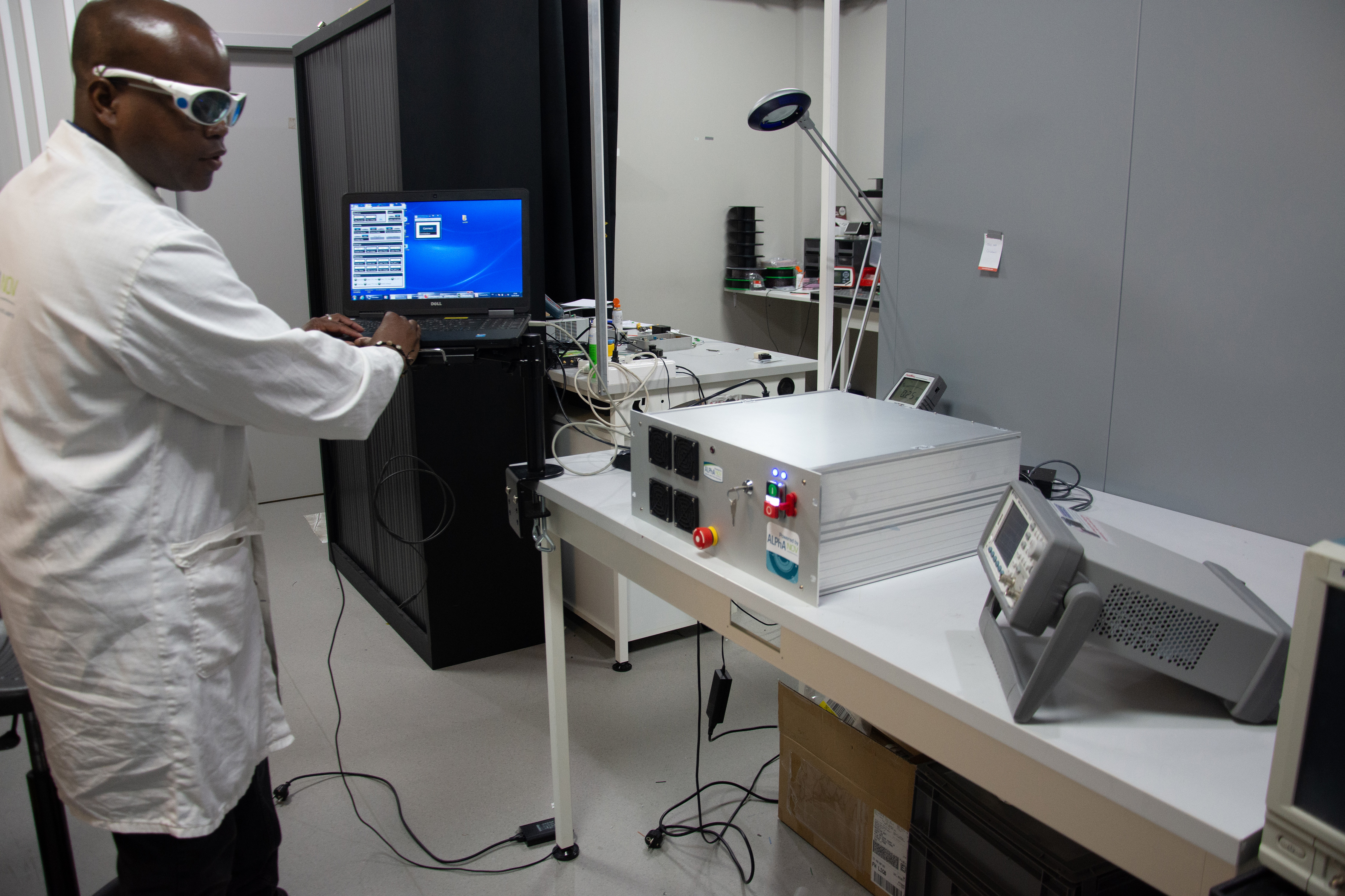 MIRACLE - Supercontinuum medium infrared source | Alphanov